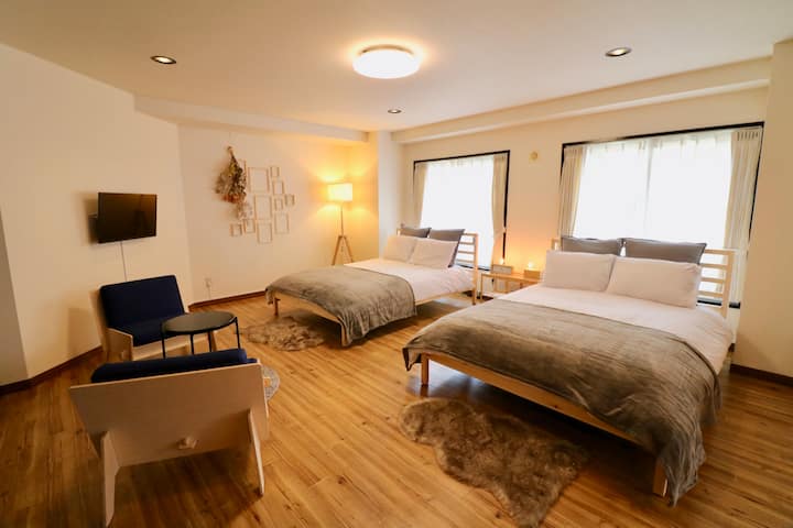2-minute Walk From Susuki And Tanukikoji / Ogisaka Minami Sanjo Building (Om), Room Om601 / Up To 4 Guests / Modern Room - 札幌市