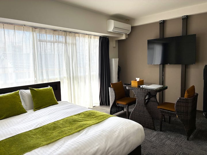 Kaori's Apartment In The Centre Of Okayama City, With Free Parking, A Double Bed And A Single Bed... - Okayama