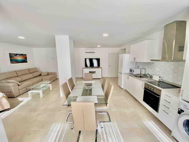 Natalia's Apartments, 100 Metres From The Beach, Apart... - Benidorm