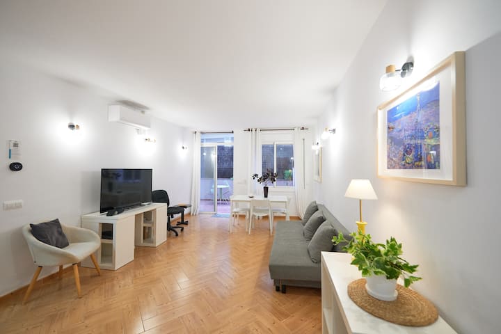 Mercedes Apartments Near Camp Nou, Ap... - バルセロナ