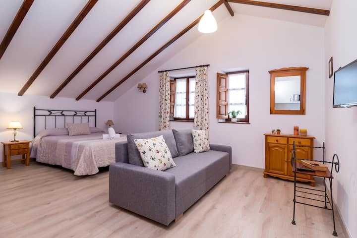 Urban Hosting, San Telmo Studio - Santillana del Mar