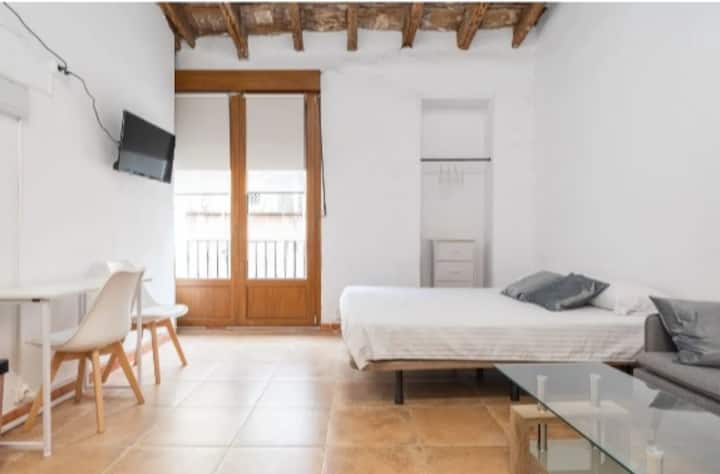 Apartamentos De Amparo, Apartamento Colon Con B... - Moncada