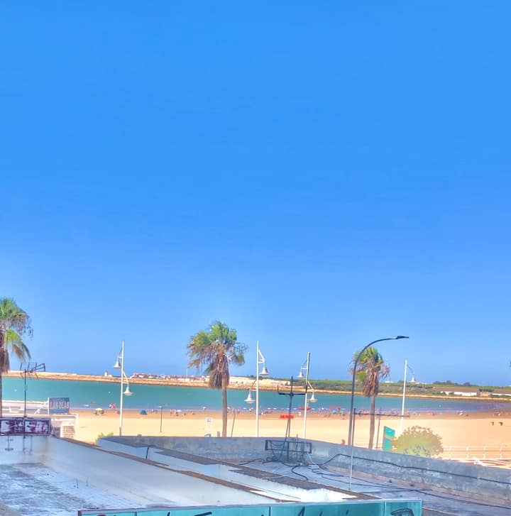 Sea Views, Beachfront Property In Valdelagrana, V. - Puerto Real