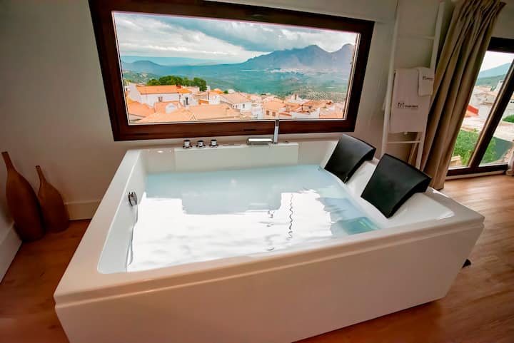 Miramundos, Private Hot Tub & Suite, Hot Tub And Tv. - Jódar