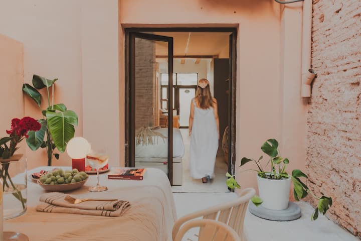 Nomad Apartments - Torrent