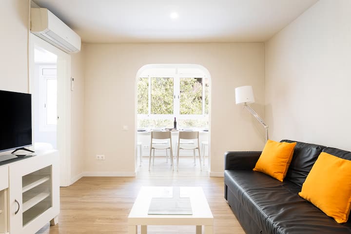 Sagrada Familia Family Flat Parking Free, Famil... - Barcelona