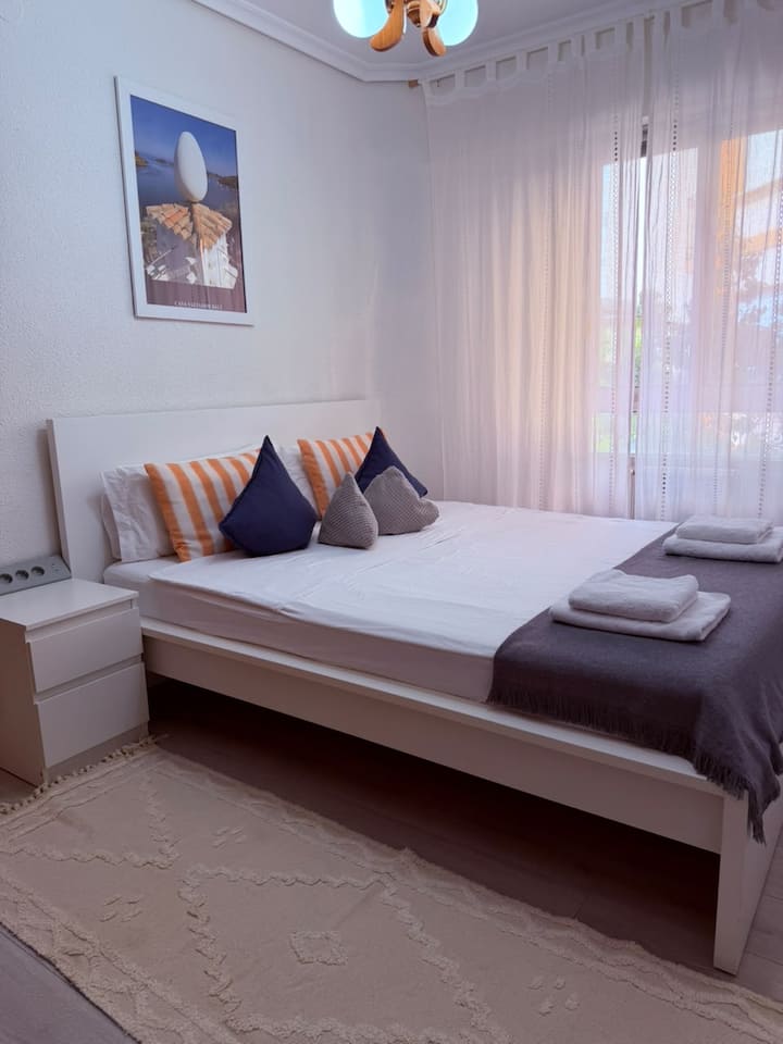 The Family With Free Parking, Apartment With. - Castellón de la Plana