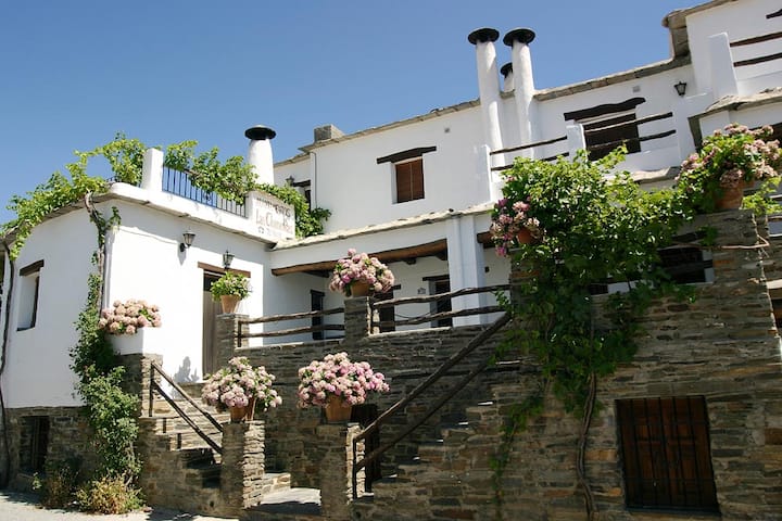 Las Chimeneas - Pampaneira