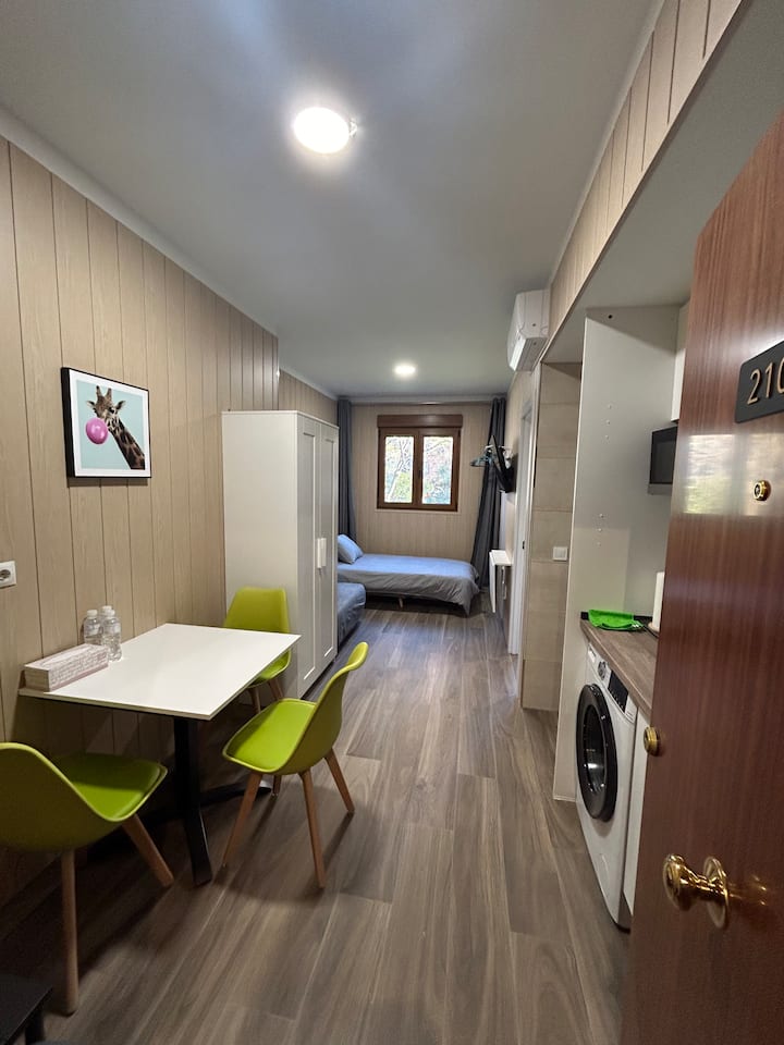 Jingyue Apartments, Studio With 2 Single Beds. - Getafe