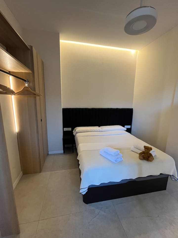 Osito Hub 4, Apartment With Double Bed And Sofa Bed. - Valencia