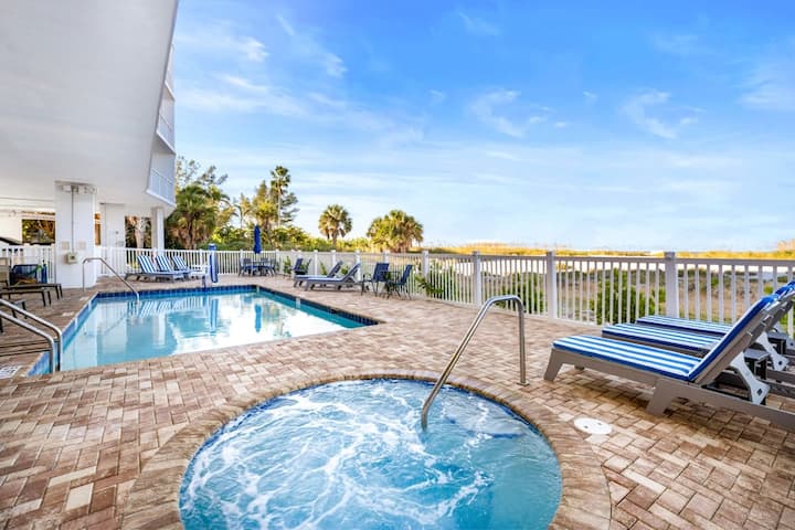 Provident Oceana Beachfront Suites - Treasure Island, FL
