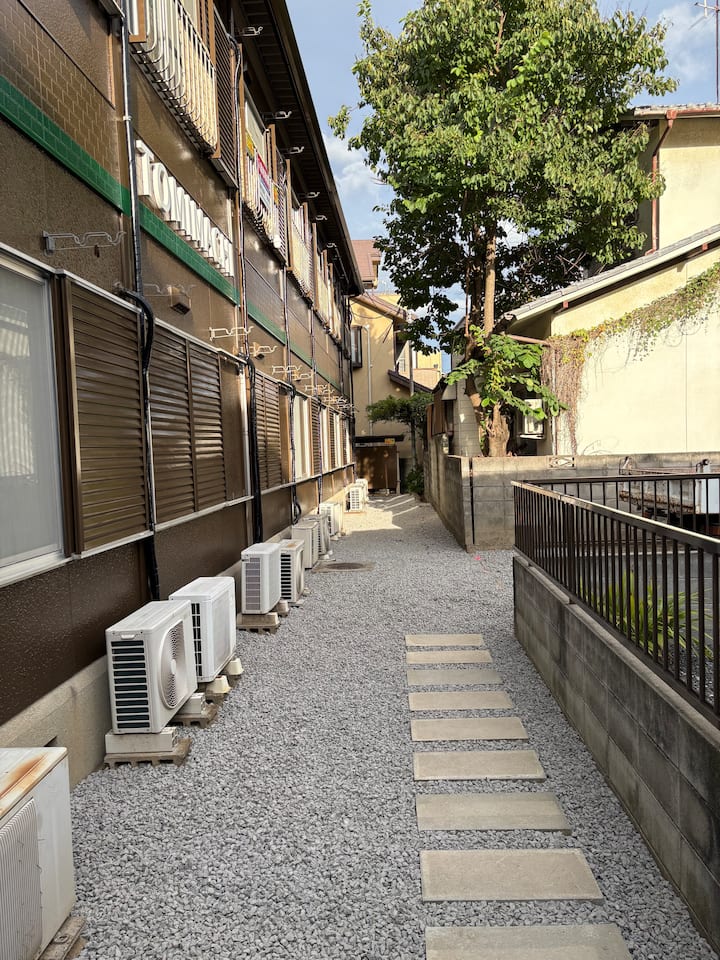 Apartmentの一室/岡山駅まで1.3km/禁煙/静な住宅街/駐車場有/交通便利/買い物便利 - 岡山市
