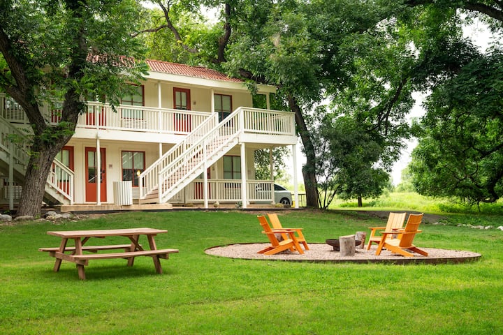 Hacienda Del Rio - New Braunfels, TX