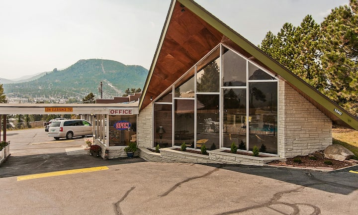Coyote Mountain Lodge - Estes Park, CO