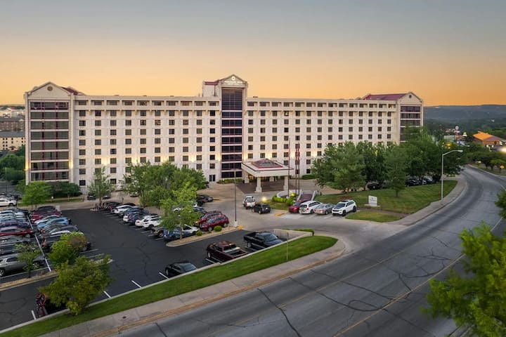 Thousand Hills Resort Hotel - Branson, MO