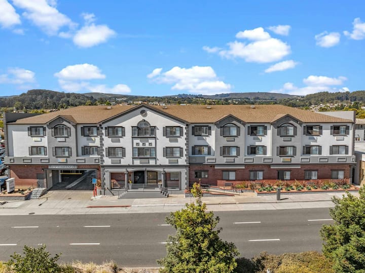Hotel Skye - Pacifica, CA