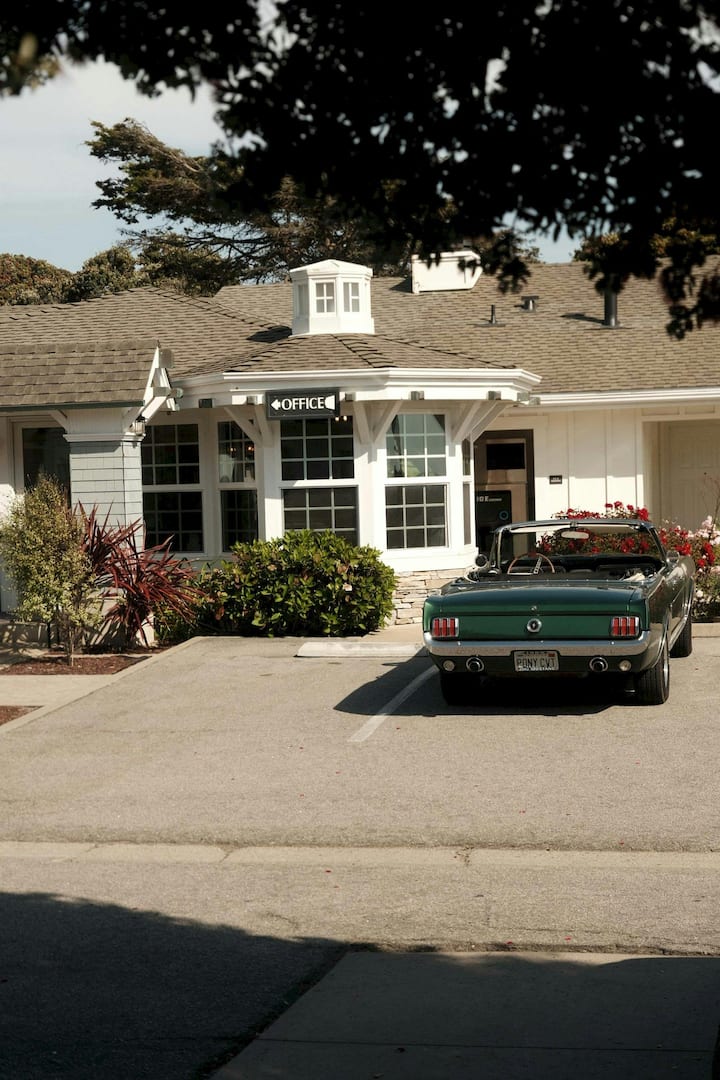 Fireside Inn On Moonstone Beach - Cambria, CA