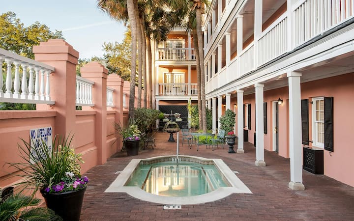 The Meeting Street Inn - Charleston, SC