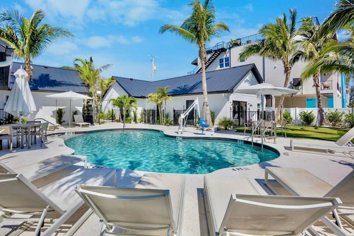 The Retreat At Anna Maria Island Inn - Anna Maria Island, FL