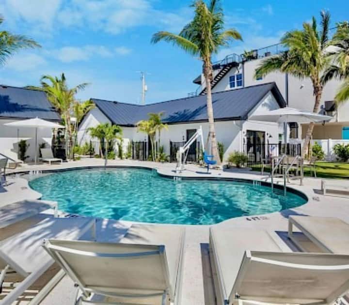 Haley's At Anna Maria Island Inn - Anna Maria Island, FL
