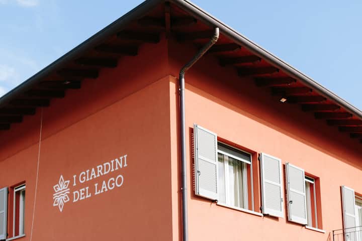 Due Camere Con Bagno Condiviso In Agriturismo - Varese