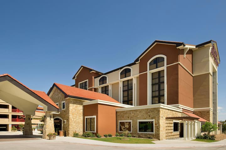 Drury Plaza Hotel San Antonio Airport - San Antonio, TX