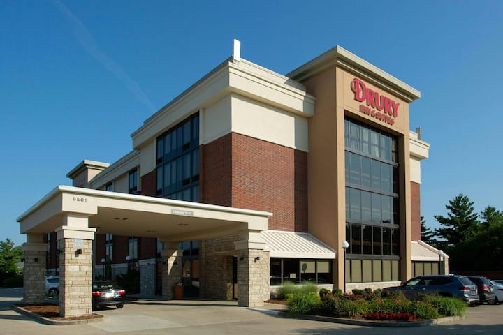 Drury Inn And Suites Louisville East - Louisville, KY