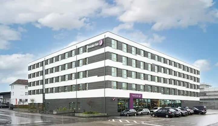 Premier Inn Stuttgart Zuffenhausen - Stuttgart