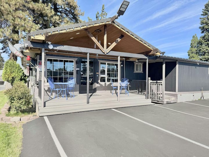 Cascade Lodge Boutique - Bend, OR