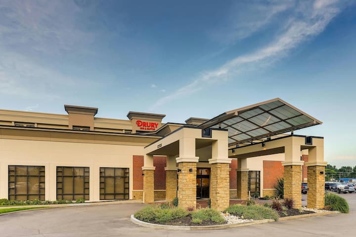 Drury Inn And Suites St Joseph - Saint Joseph, MO