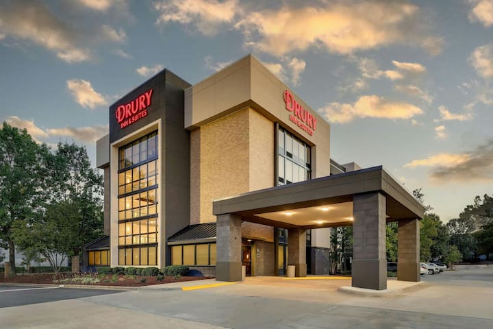 Drury Inn And Suites Charlotte University Place - Charlotte, NC