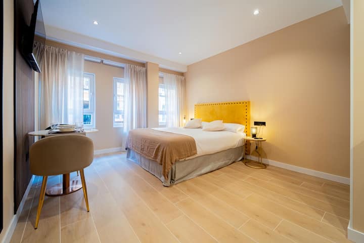 Apartamentos Regalado Suites - Valladolid