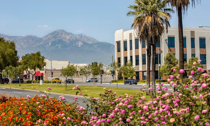 Alojamientos cerca de Parque del Castillo en Riverside - Riverside ...