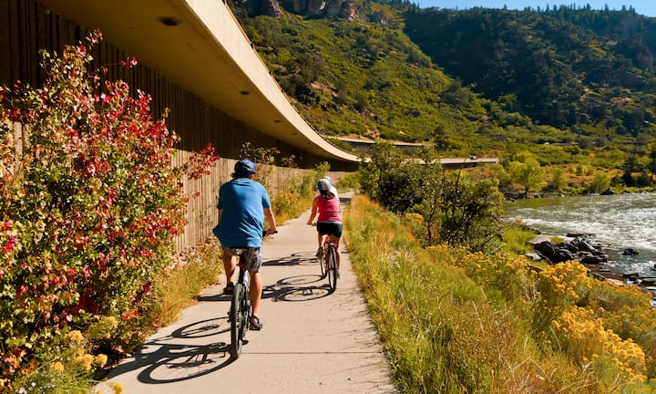 Alojamientos cerca de Doc Holliday's Grave Trailhead en Glenwood ...