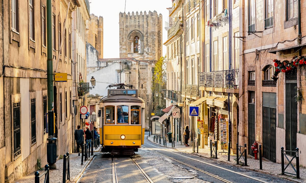 Lisbon, Portugal Vacation Rentals (4.9 out of 5) - Airbnb