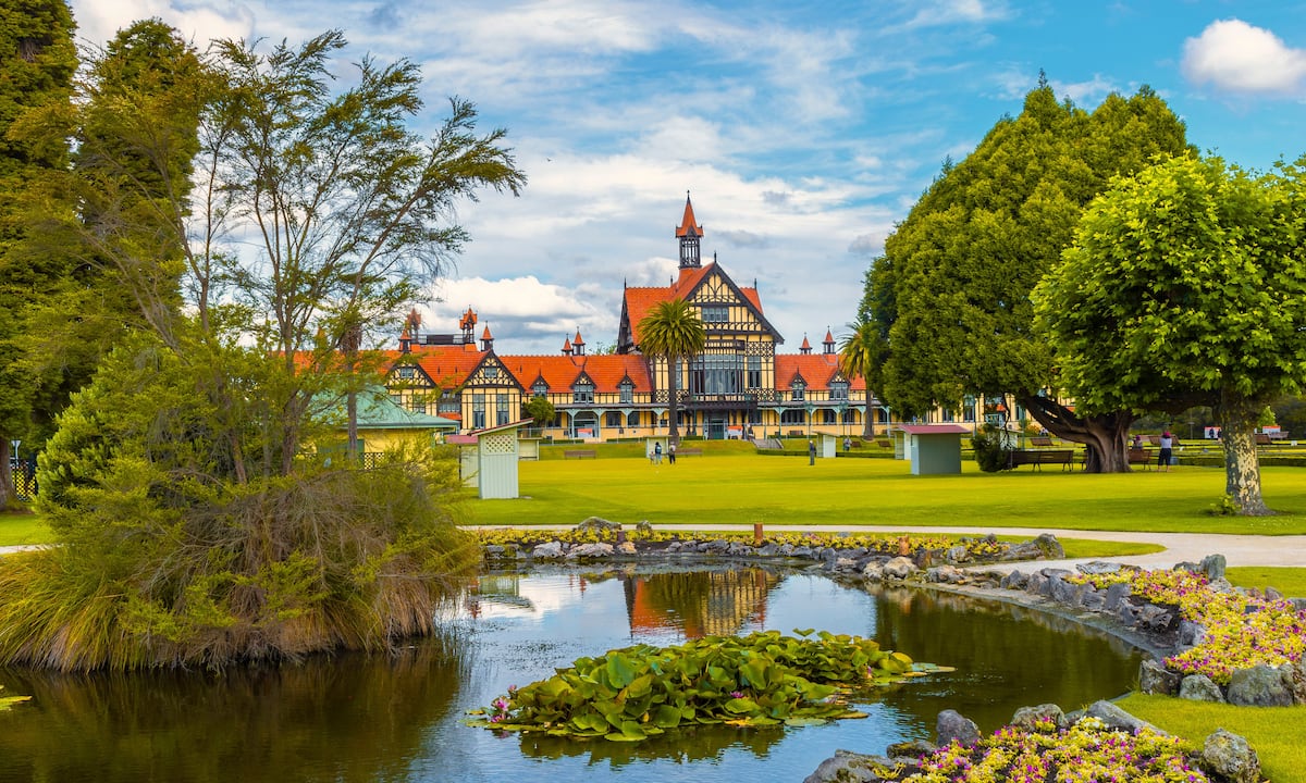 Lugares para quedarse cerca de Reserva Geotérmica y Spa de Barro Hell's ...