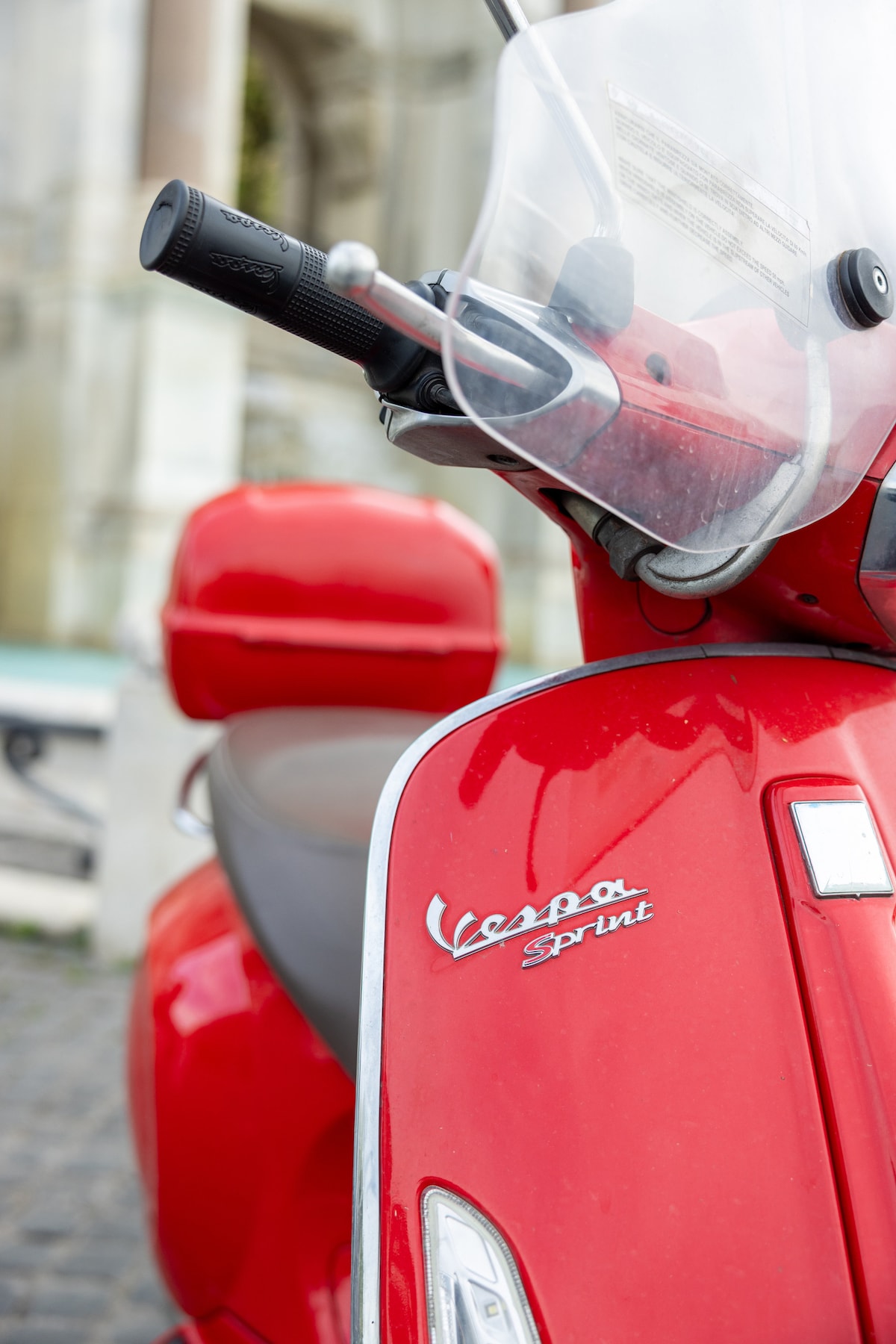 Vespa adventure through Rome with a photographer · ★4.99
