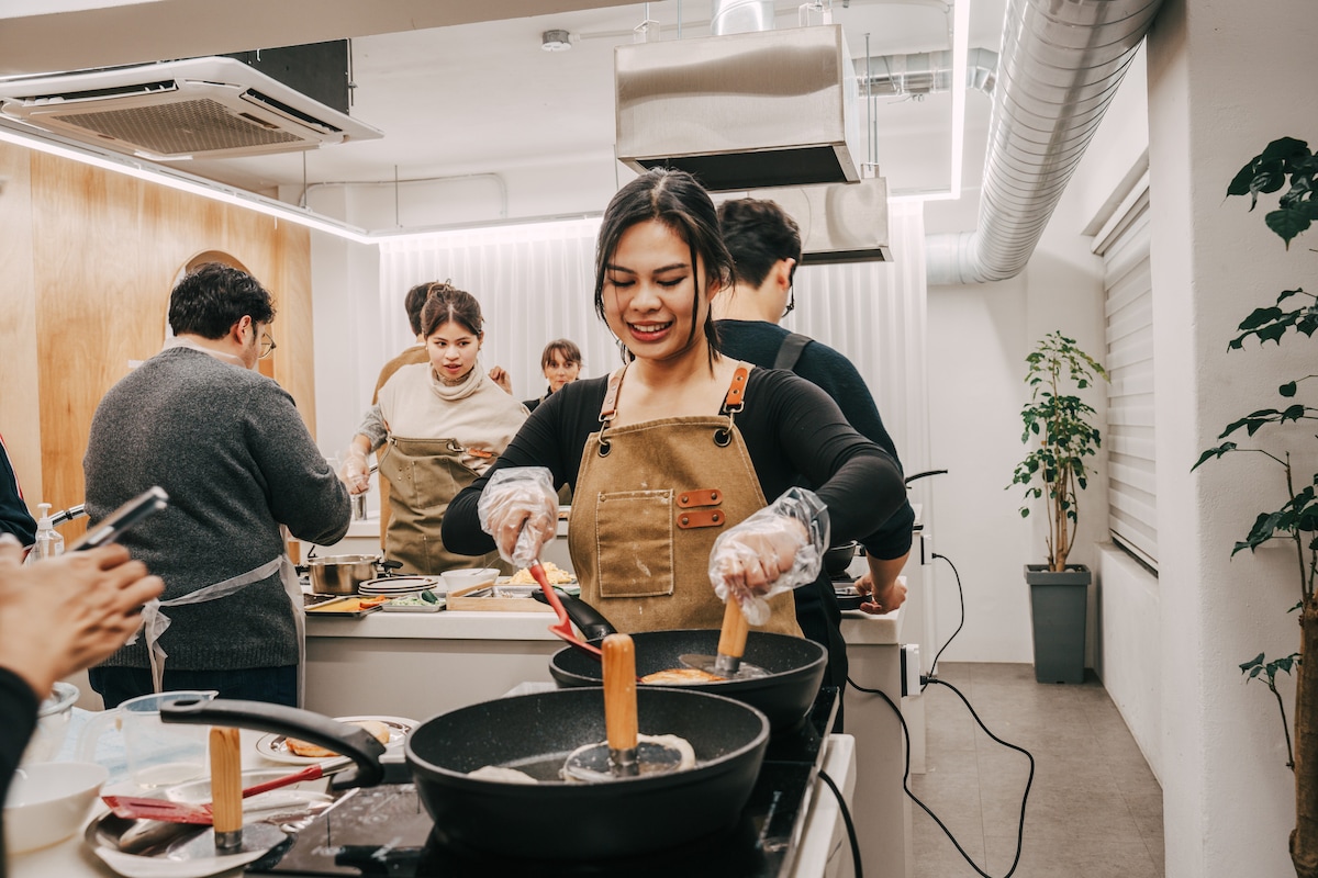 Korean cooking class with a pro chef and a creator