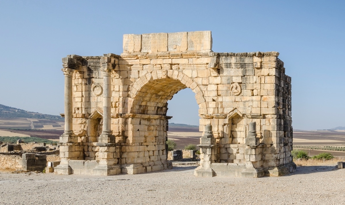 Depart Fès :Volubilis Moulay Idriss Meknès Tour