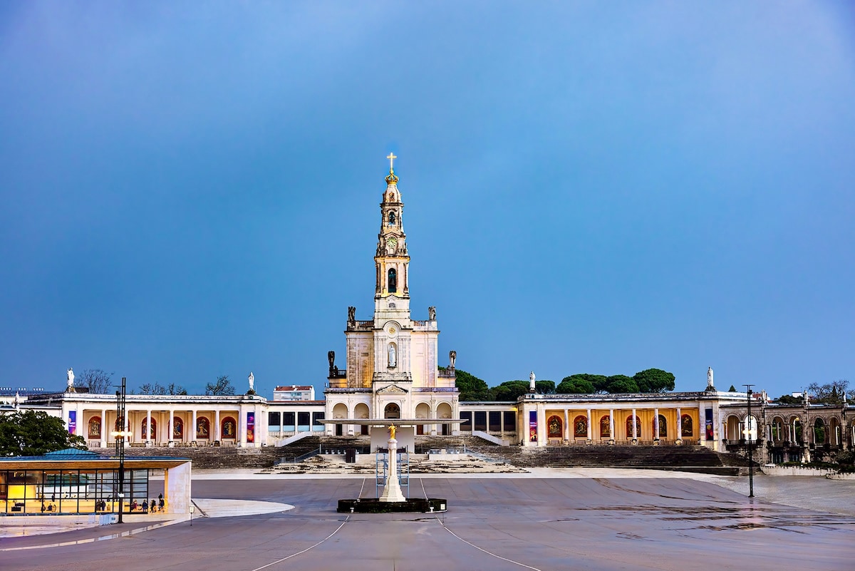 SacredTour toThe Lady of Fátima, Heart of Portugal