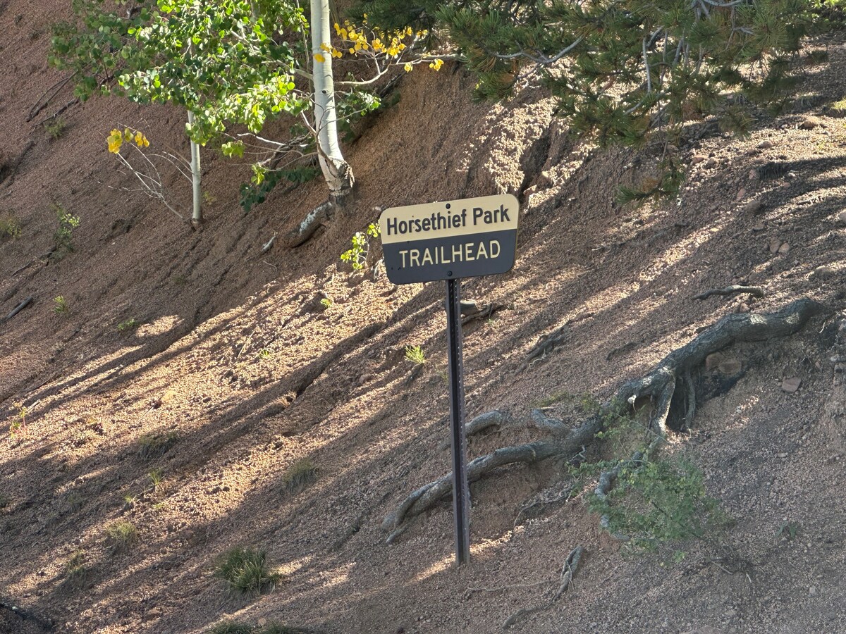 Horsethief Trail Hiking- Aspens and waterfalls