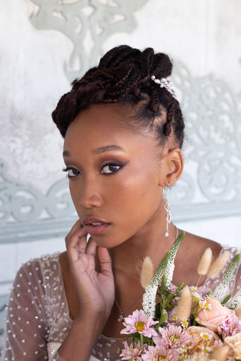 Makeup and hairstyling for events by Emeline