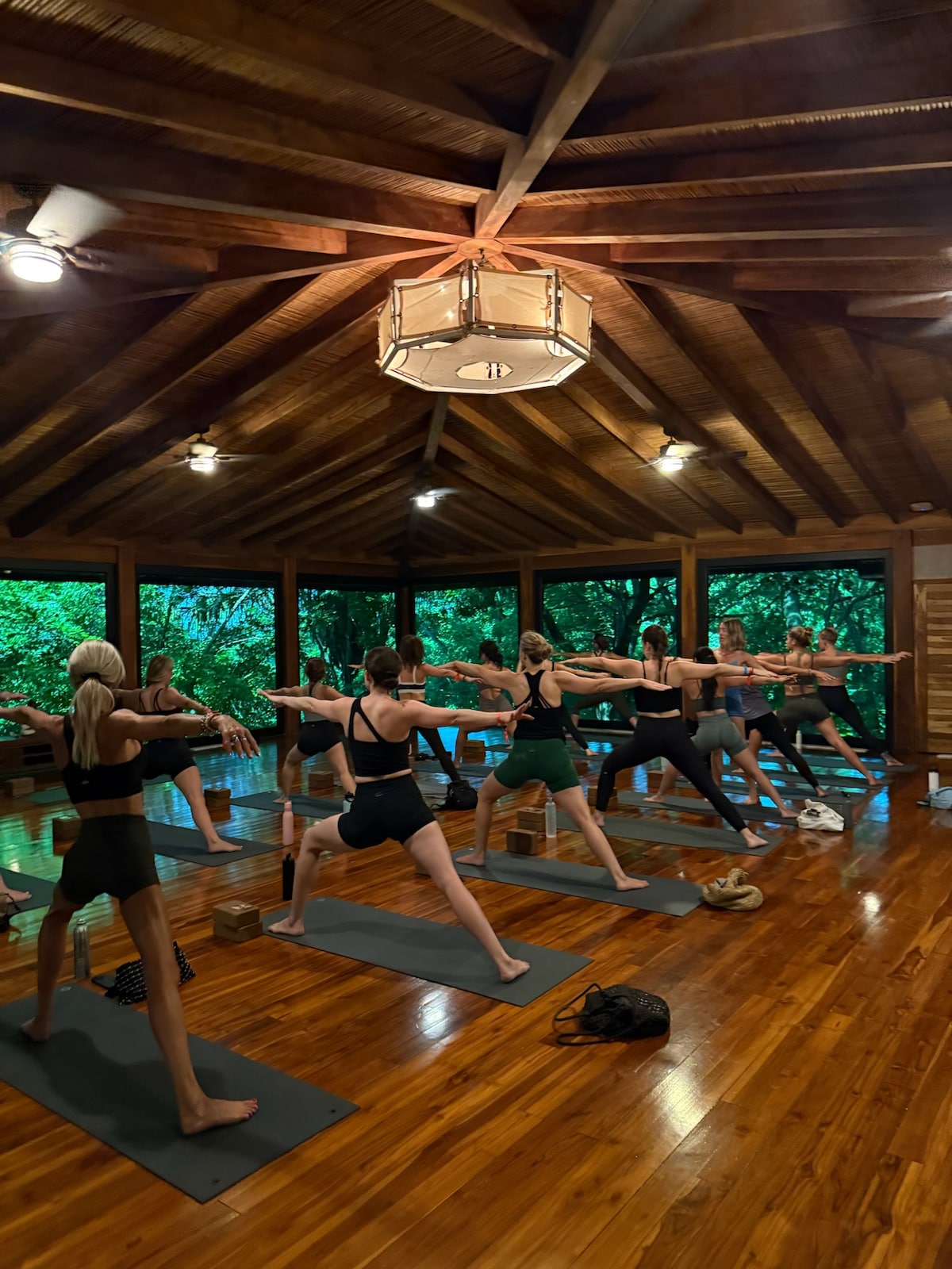 Mindful movement and breathwork by Daphne