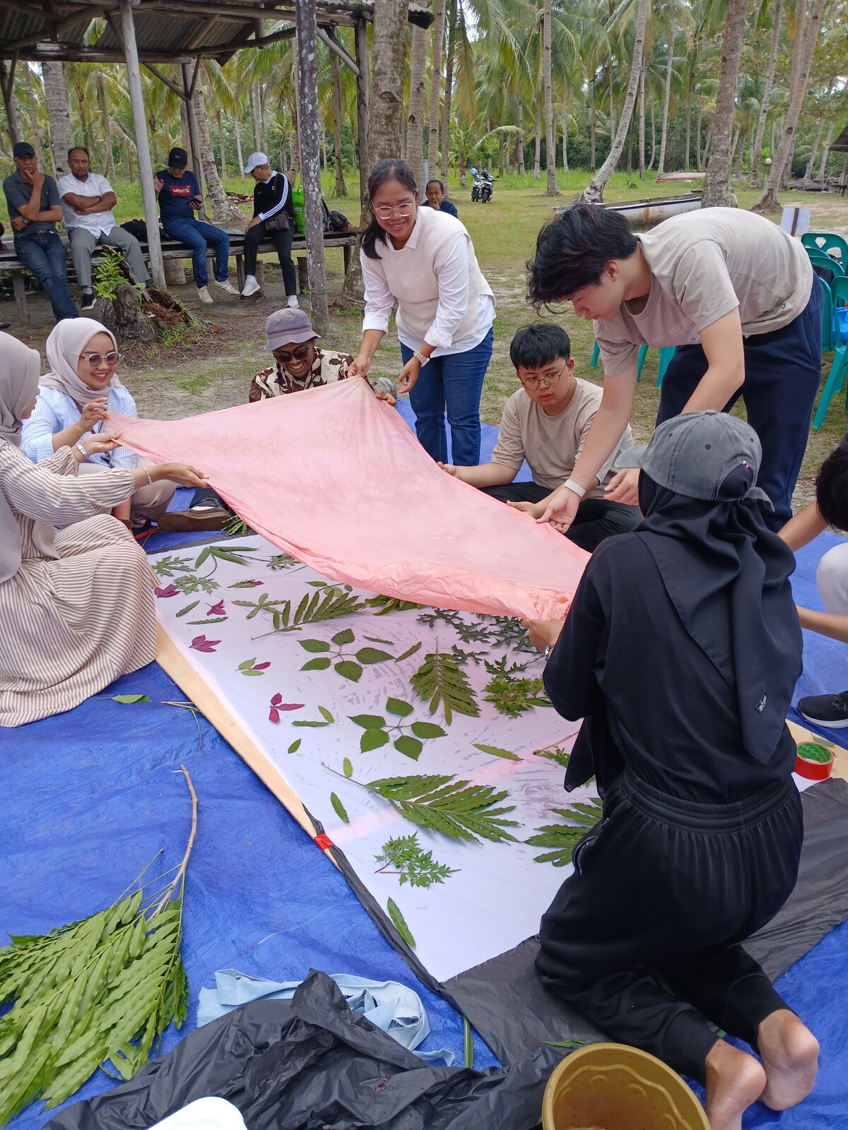 Planting Mangroves and Ecoprint Practices for the Earth