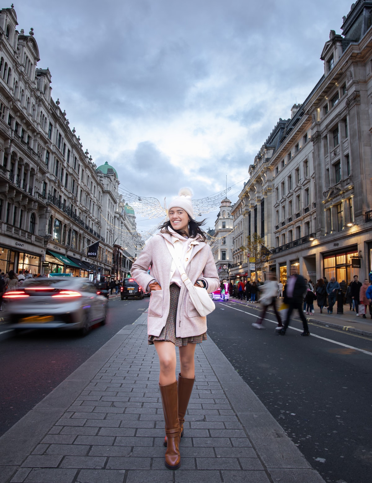 Scenic city portraits by Kara