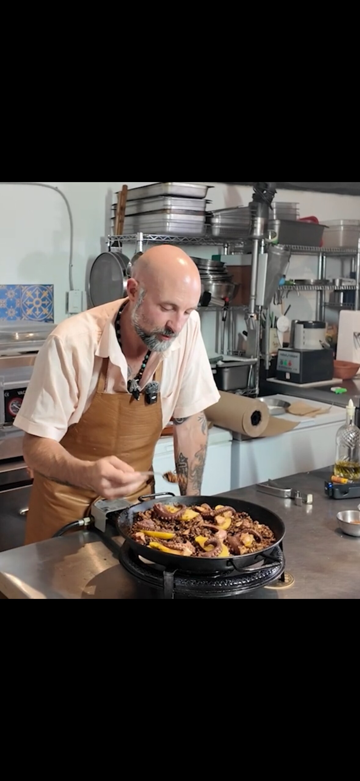Uncover paella secrets with a Gusto TV host
