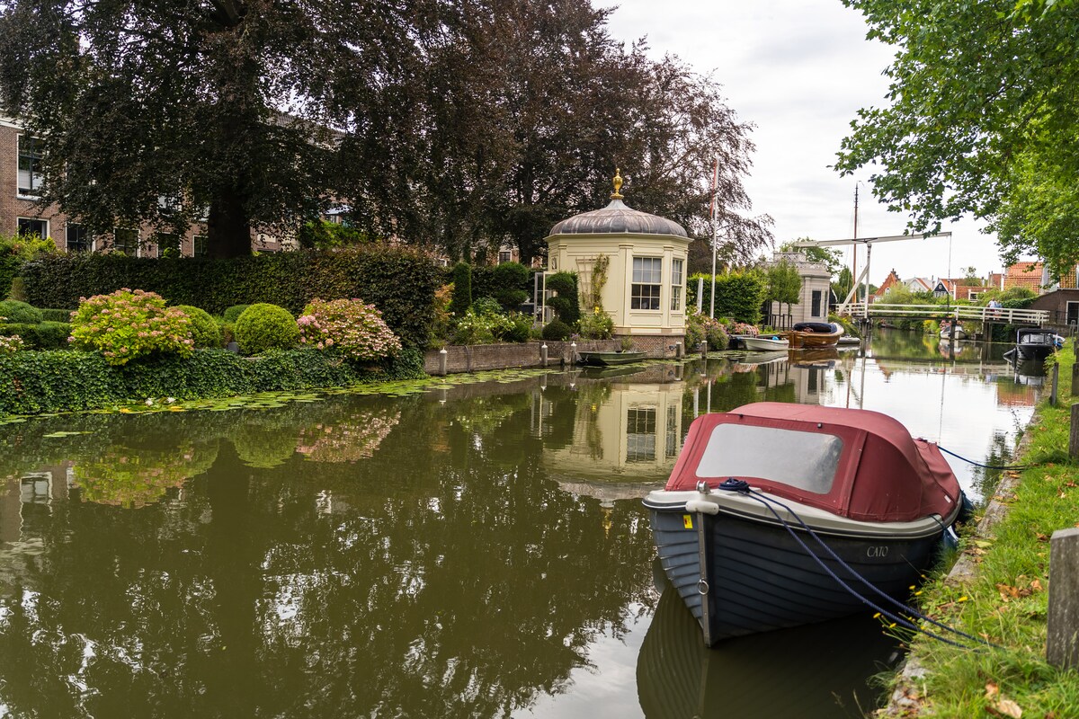 Cycle the countryside and cruise the canals