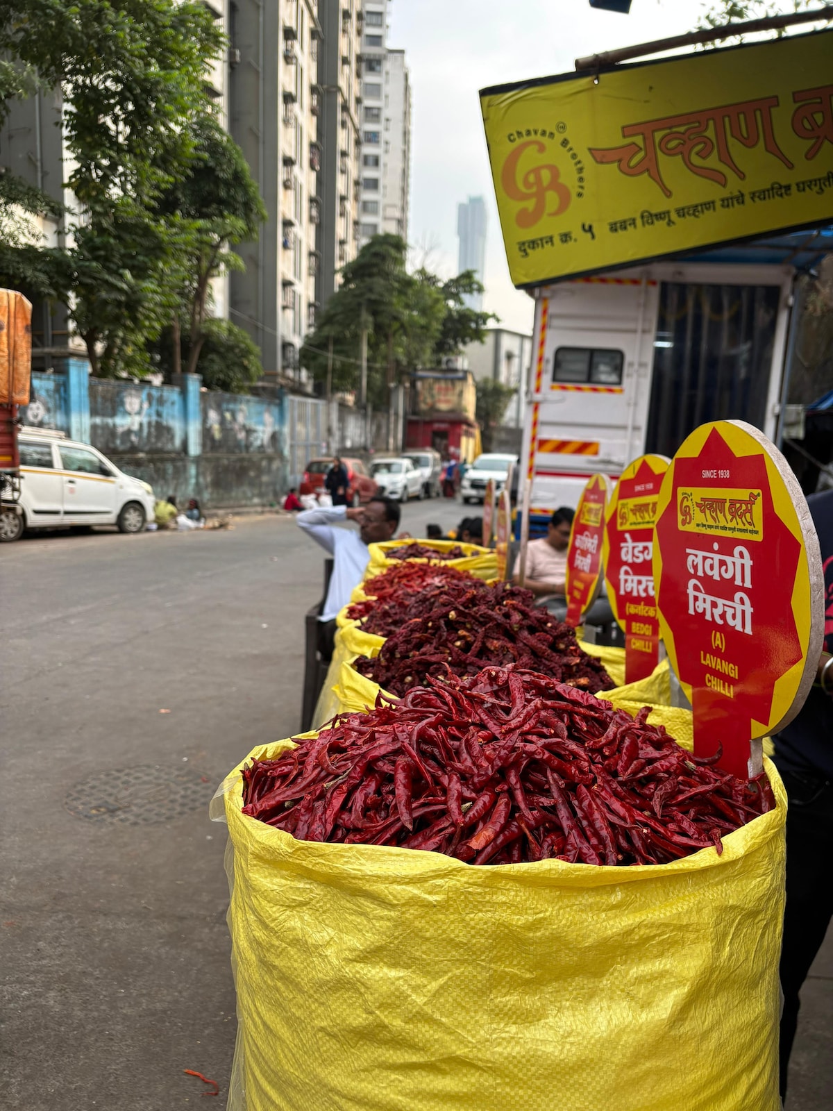 Mumbai Spice Market Tour with Chai Tea & Snacks