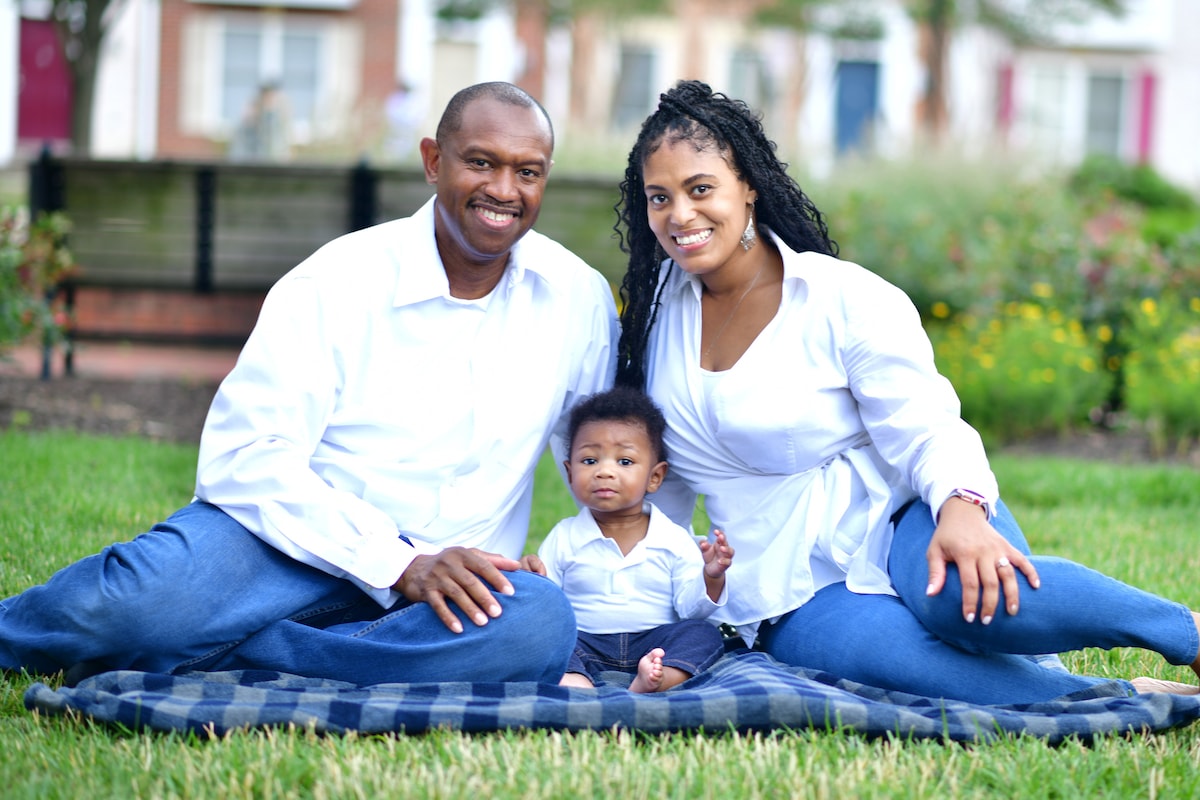 Family sessions and event coverage by Tara