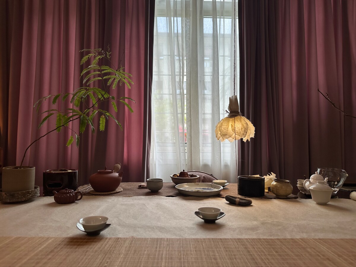Chinese tea tasting in a heritage building